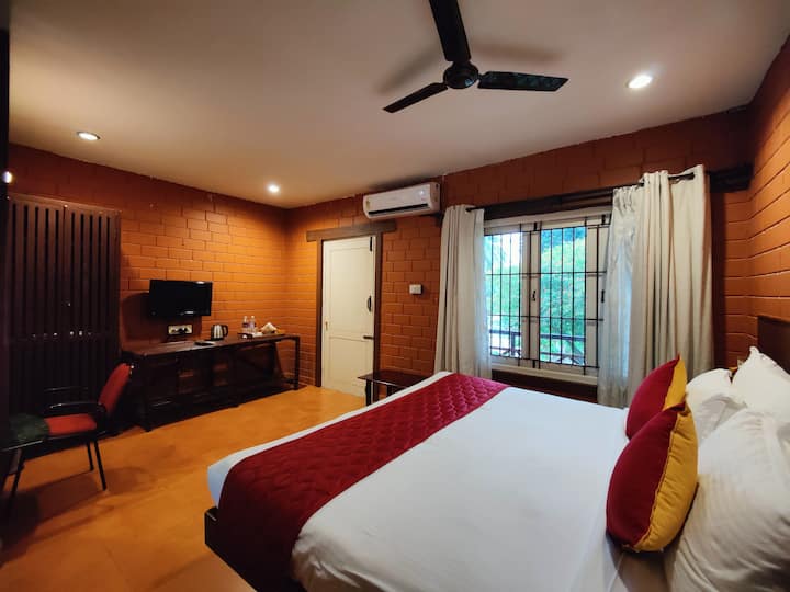 Ibex River Resort, Pollachi - Vintage Room - Pollachi