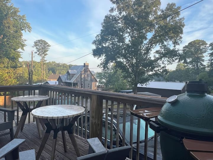 A Getaway Retreat - Lake Martin, AL