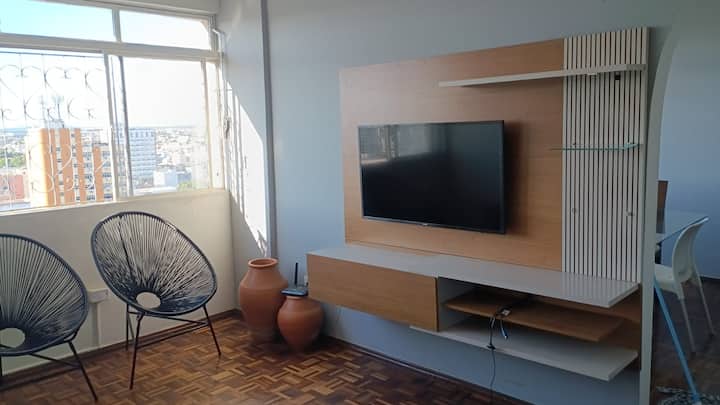 Ap Centro: Espaçoso E Ventilado - Montes Claros