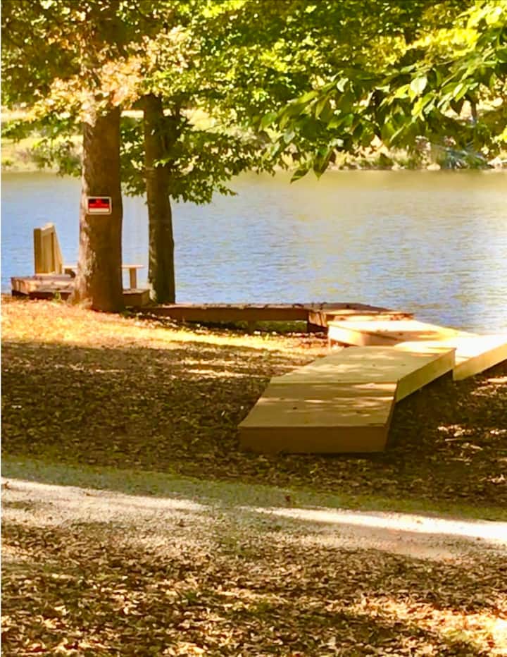 Moosetracks  Lodge On Lake - Beaver Lake, Rising Fawn