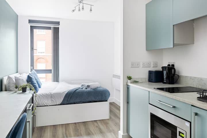 Modern City Centre Studio - Nottingham
