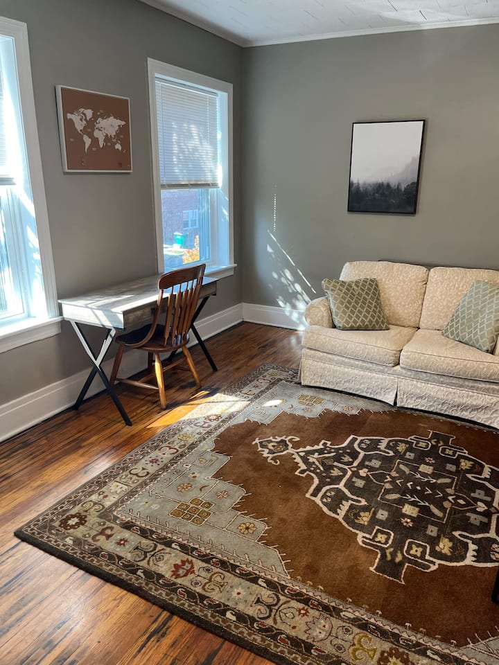 Apartment In South Buffalo. Recently Renovated! - Hamburg, NY