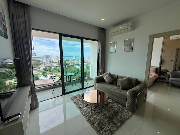 2 Bed 2 Bath, Luxury Seaview Condo - Pattaya City