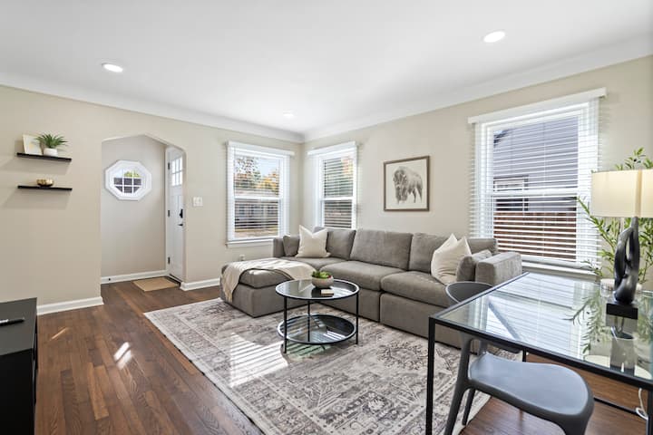 Cozy Clawson Getaway With Hot Tub & Arcade - 트로이