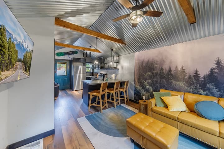 Downtown Flagstaff Ski Chalet - Flagstaff, AZ