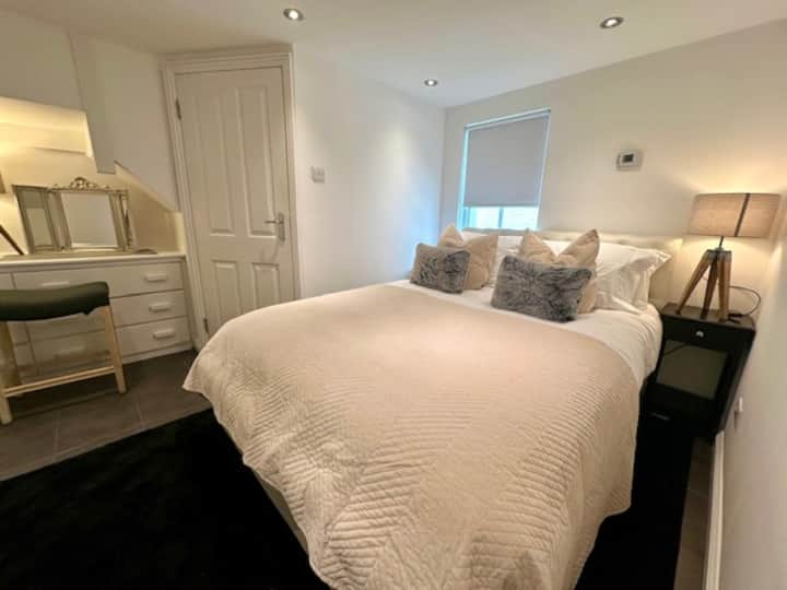 Gorgeous Mews House - Ruislip