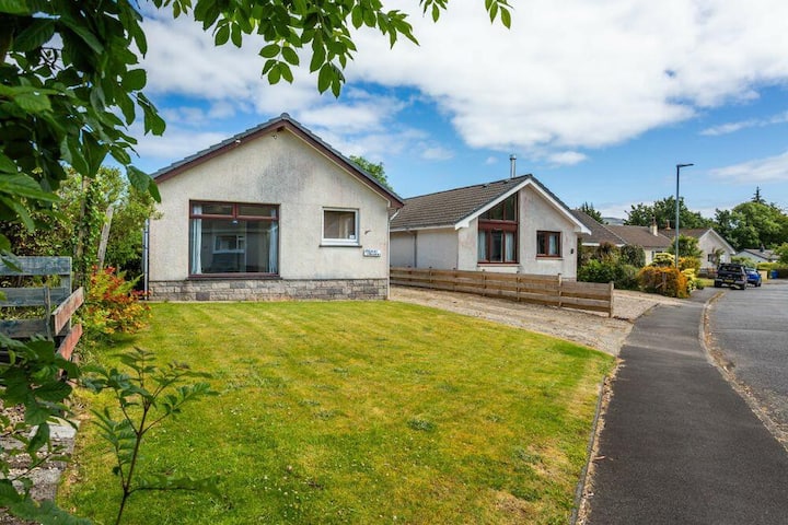 Mitch’s Cottage. Cosy 2 Bedroom Bungalow. - Brodick