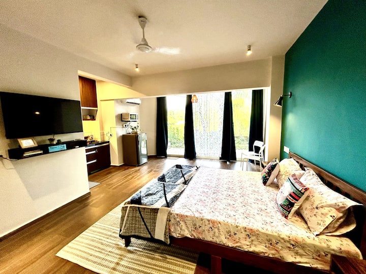 Sashay's Nook-forest-view Studio With Pool In Goa - Goa