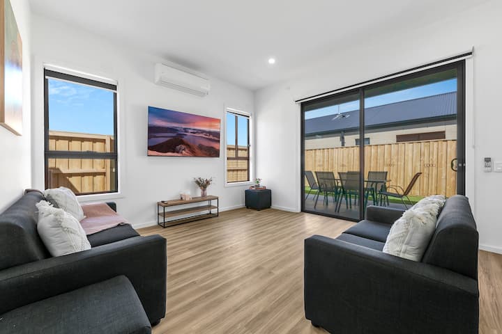 Family Holiday Home In Sunbury - Sunbury