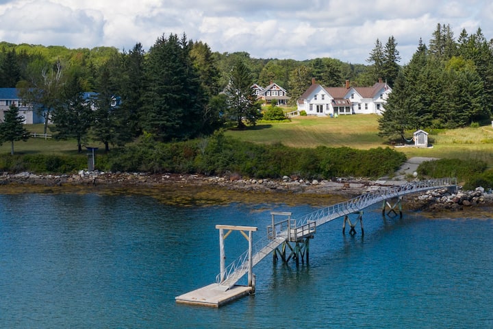 Secluded "New-Normal" Compliant: 400Mbps Web. Pets - Houses for Rent in ...