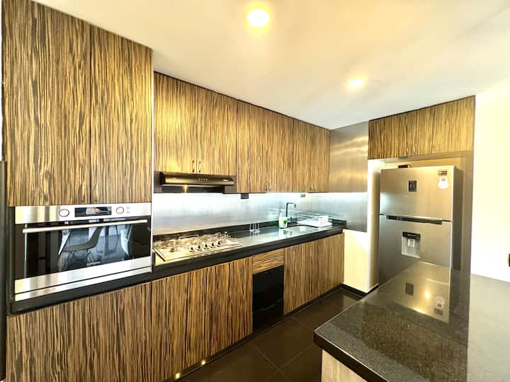 Loft + Stunning Views | 5 Minutes From Provenza - Medellín