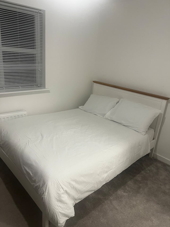 Spacious & Clean Room Livingston - Livingston