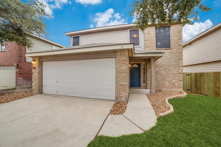 The Bluebonnet: Hot Tub, Near Sea World, Lackland - San Antonio, TX