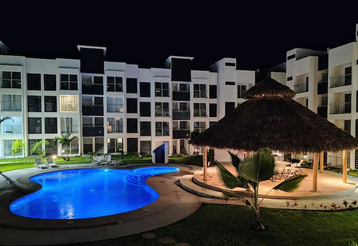 Depa Nuevo 6 Personas, 4 Camas 2 Baños 1er Nivel - Manzanillo, México