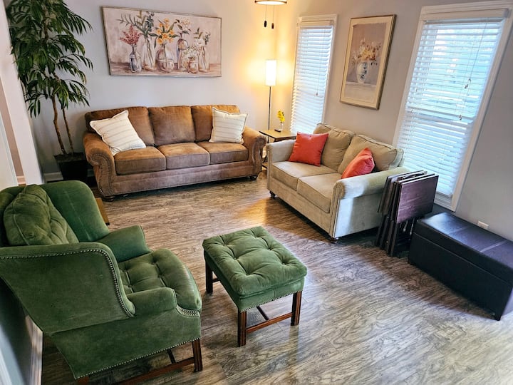 Economic Comfort In Park Circle. Fenced Yard. - Charleston, SC