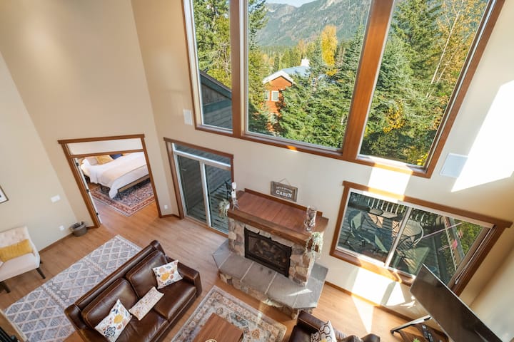 Expansive Mtn View Home W/ 2 Hot Tubs; Ski To Lift - Snoqualmie Pass, WA