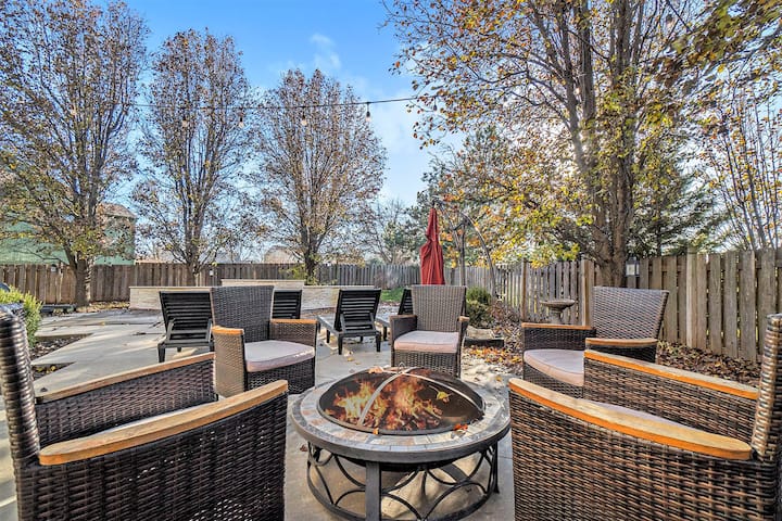 Kc Oasis: Pool, Hot Tub, Sauna - Shadow Lake, Olathe
