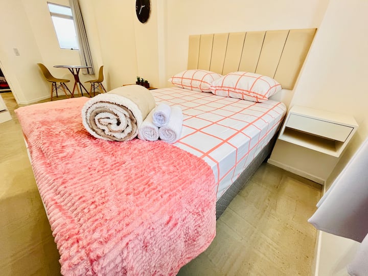 ‘Margarida’ Lindo Apto 20° Andar Completo Central - Curitiba