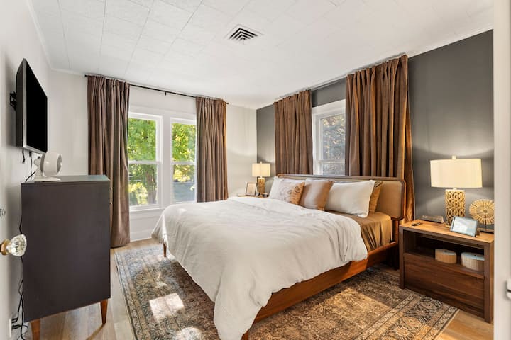 Riverside Upstairs Unit - Fort Wayne, IN