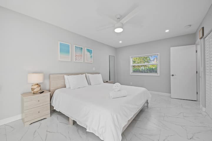 Ftl Beach Home 2mi From Beach~ Bikes~bbq - Fort Lauderdale, FL