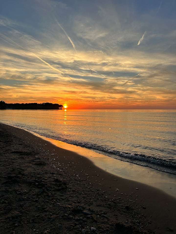 Beachfront Bliss Angola On The Lake - Evangola State Park, Irving