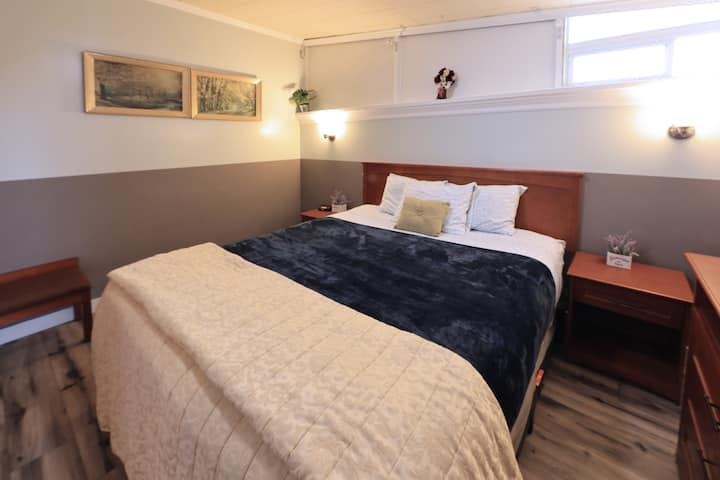 Beachwood Resort Poolside 1 King Room - Copalis Beach, WA
