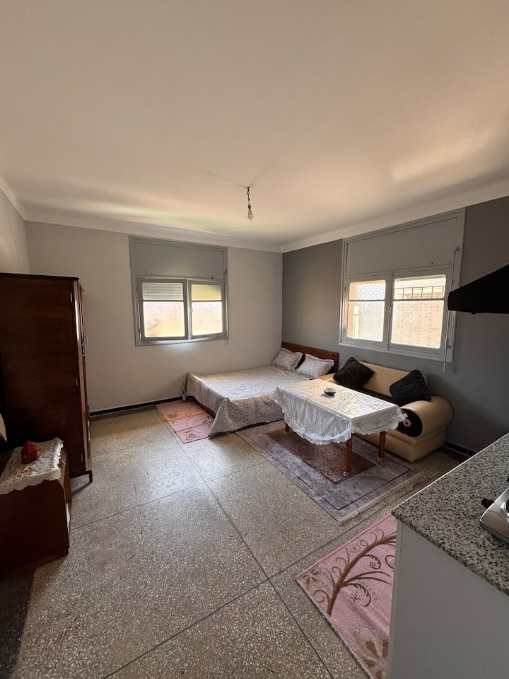 Sunny Studio Close To Everything + Fast Wifi - Salé