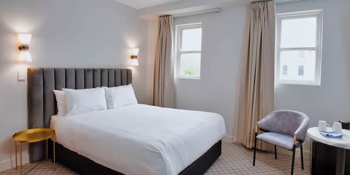 Metropole Katoomba - Deluxe Two Queen Suite - Katoomba