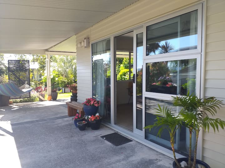 Cosy Comfort On Argyll - Gisborne, New Zealand