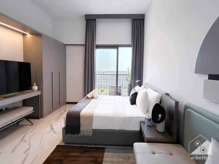 Contemporary Mag Studio In Meydan -