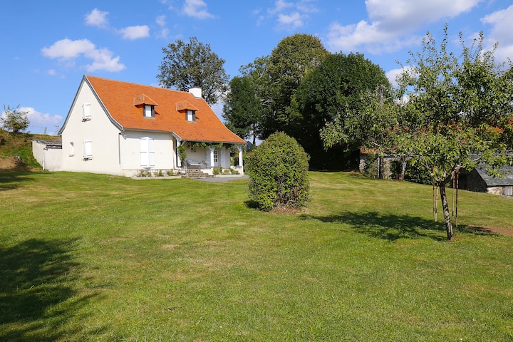 La Glycine - Maison De Campagne - Salers