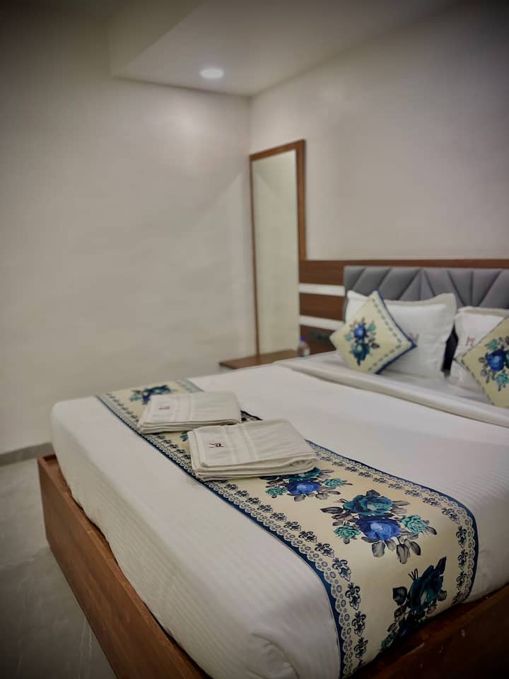 Deluxe Non Ac Majestic Residency - Ranjangaon