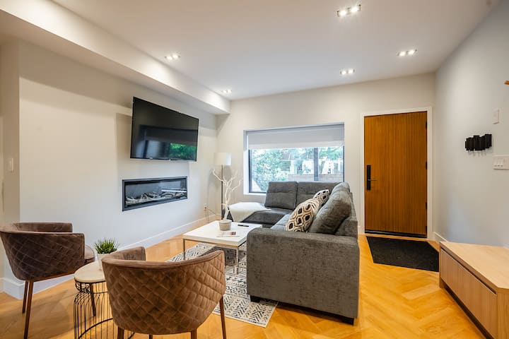 Beautifully Designed 4br House - Sleeps 8! - Mississauga