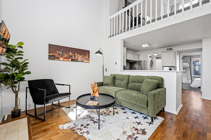 Peaceful Prentice-2 Beds & Attached Garage - Littleton, CO