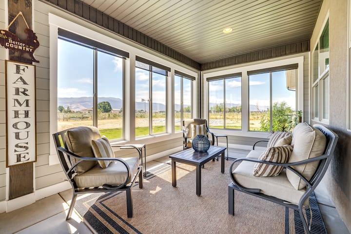 Cozy Countryside Getaway With Sunroom + Scenery - Cedar City, UT