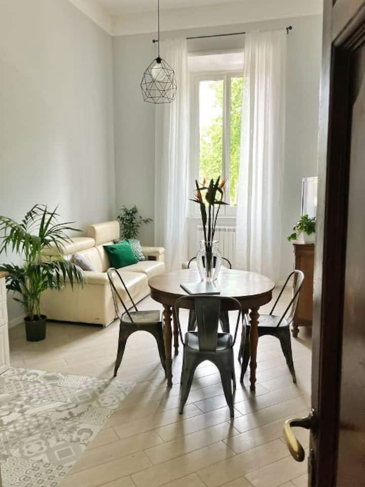 The Magic Door ( Piazza Vittorio) - Roma