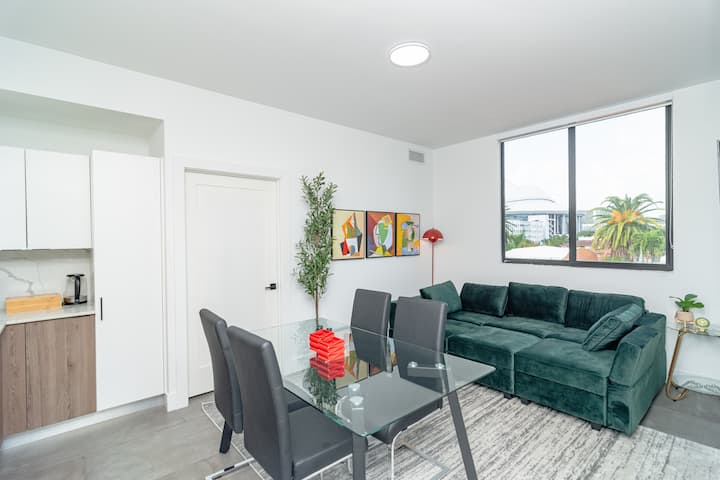 Modern Cozy 2br Oasis Near Marlins Park & Brickell - Miami, FL