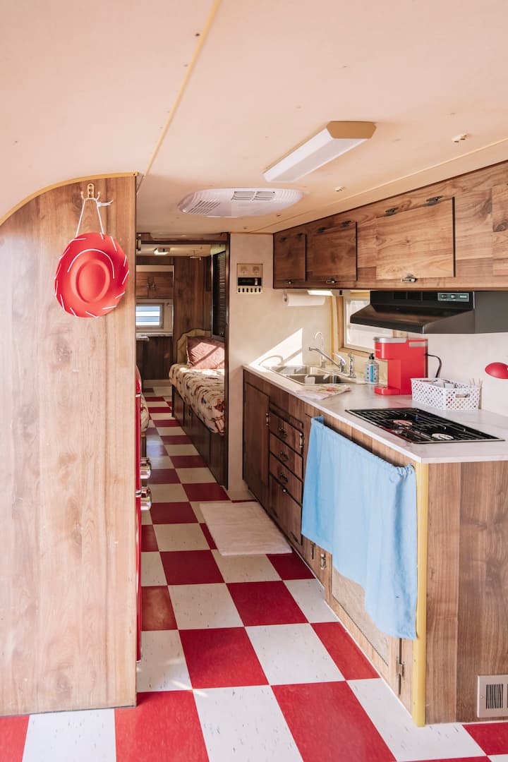 Retro Western Rv - Short Walk To Town - Ss Jessie - Tombstone, AZ