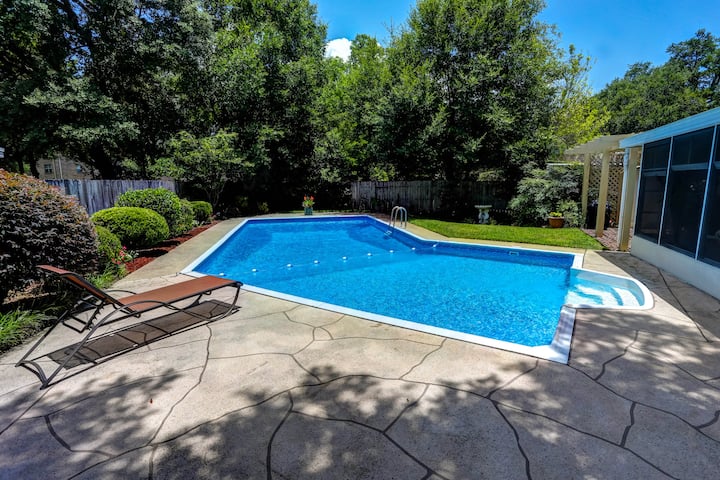 Family Home W/ Lg Salt W Pool - Pensacola, FL