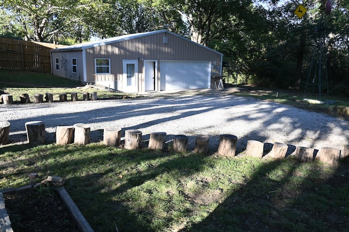 Hotel Oasis W/ Outdoor Kitchen! - Fall River State Park, Toronto