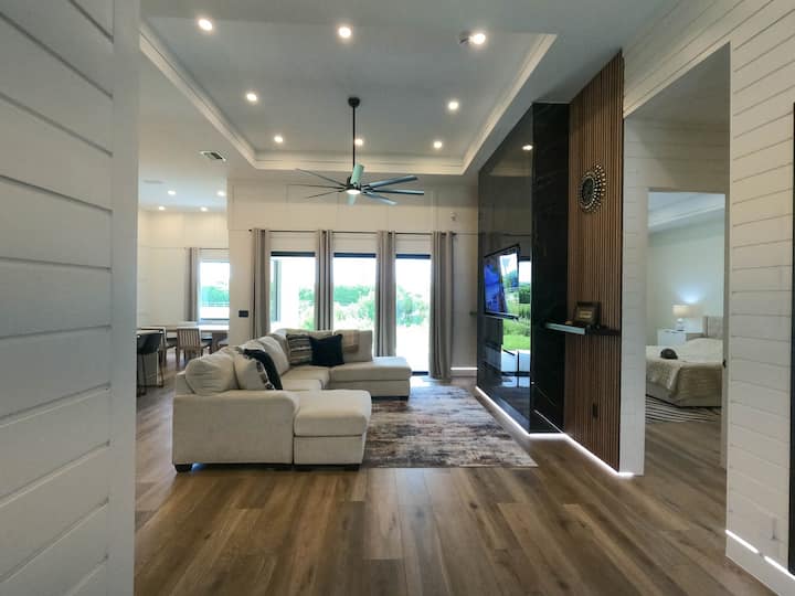 3 Bedroom 3 Bath Home Near Beach - Englewood, FL