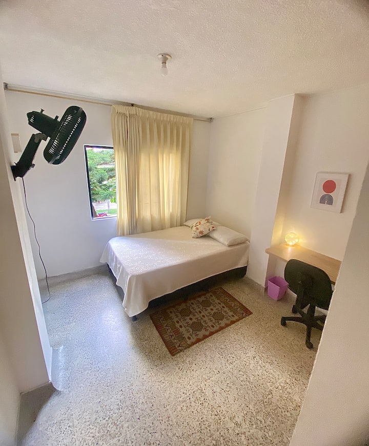 Amplia Habitación Con Baño - Bucaramanga