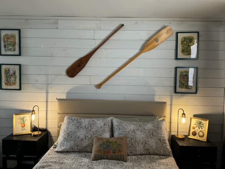 Unobstructed Ocean Front Condo - Mākaha, HI