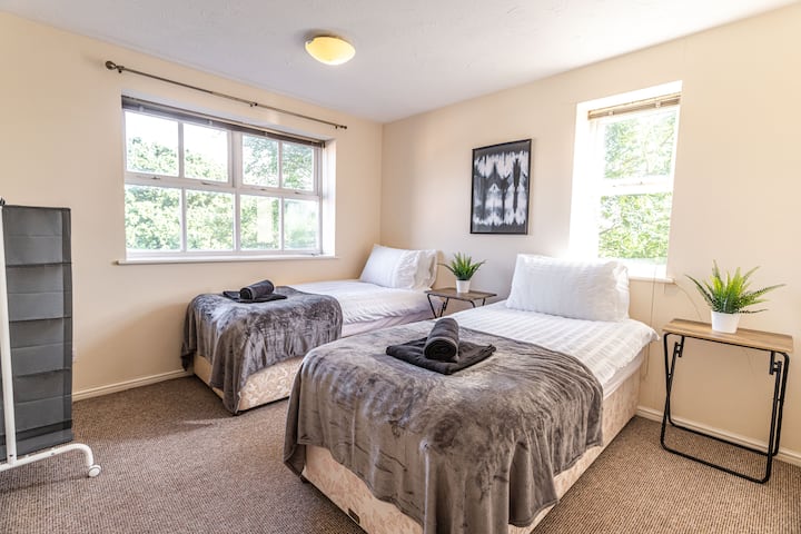 Thorley*north Swindon*sleeps 4*2 Bedrooms*parking - Swindon