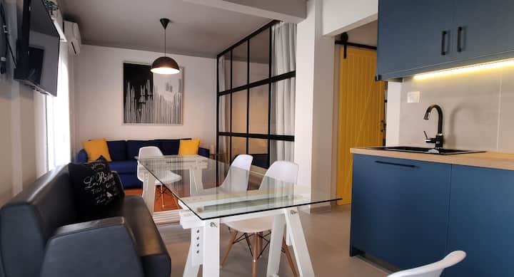 Renovated Architect's Apartment - Thessaloniki Airport Makedonia (SKG)