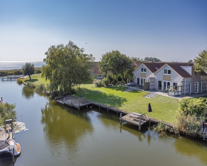 Water Wellness Villa - Beach - Sauna, Surf, Relax - Makkum