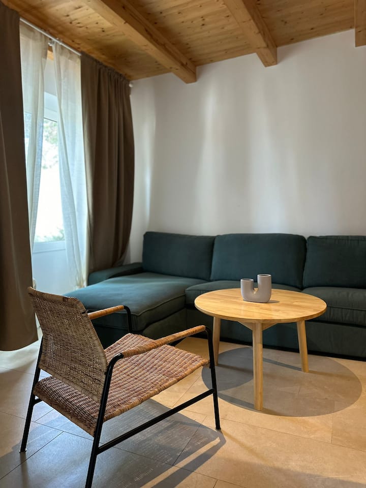 Mina Beach By The Sea & Sand Beach Two Bedroom App - Hvar