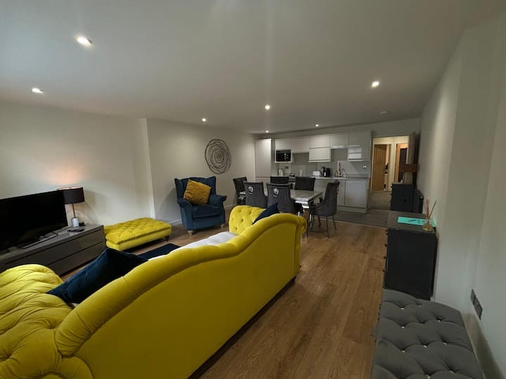 Modern 2bed Flat | Ideal For Wind Turbine - Cleethorpes