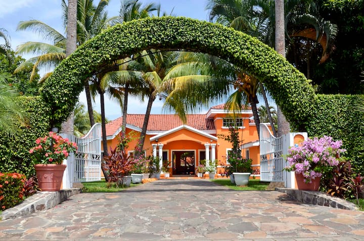 Casa Korallion Beach House. - Los Cóbanos