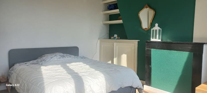 Beau Deux Pièces Très Lumineux - ibis Lille Lomme Centre